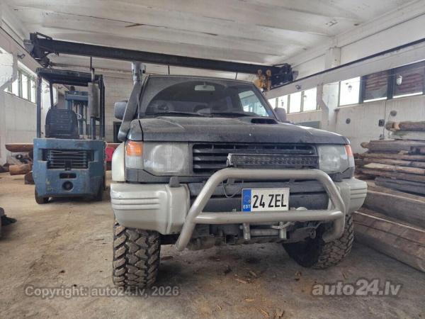 Zaļš Mitsubishi Pajero 1995 Rakvere, ar dzinēja tilpumu 2.80 L un nobraukumu 360 tūkst. km par 6000 €, foto 1 vietnē AUTOMOTO.COM.LV