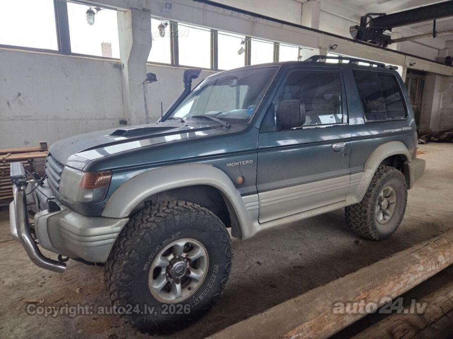 Zaļš Mitsubishi Pajero 1995 Rakvere, ar dzinēja tilpumu 2.80 L un nobraukumu 360 tūkst. km par 6000 €, foto 3 vietnē AUTOMOTO.COM.LV