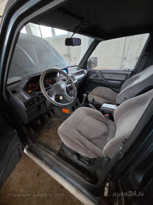 Zaļš Mitsubishi Pajero 1995 Rakvere, ar dzinēja tilpumu 2.80 L un nobraukumu 360 tūkst. km par 6000 €, foto 7 vietnē AUTOMOTO.COM.LV