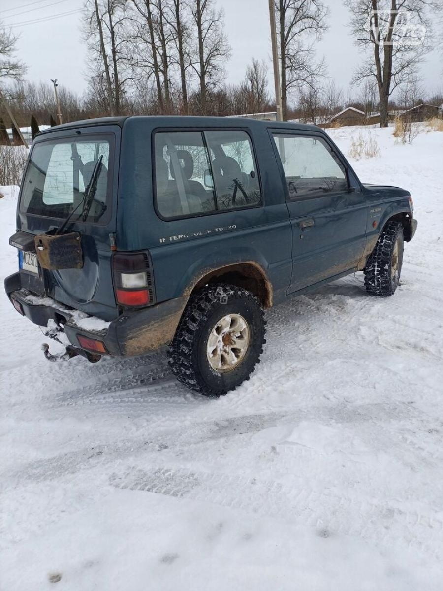 Zaļš Mitsubishi Pajero 1997 Utena, ar dzinēja tilpumu 2.50 L un nobraukumu 152 tūkst. km par 2500 €, foto 2 vietnē AUTOMOTO.COM.LV