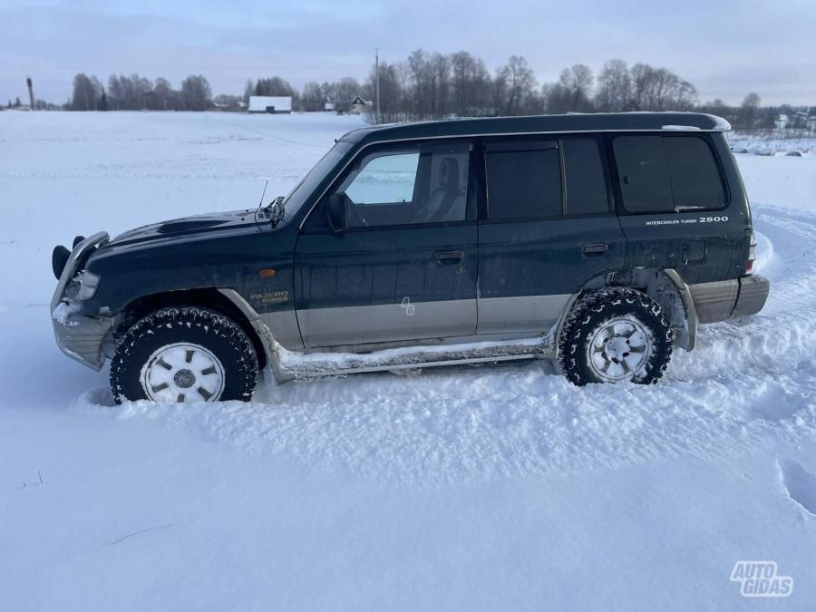 Zaļš Mitsubishi Pajero 1998 Utena, ar dzinēja tilpumu 2.80 L un nobraukumu 405 tūkst. km par 5400 €, foto 5 vietnē AUTOMOTO.COM.LV