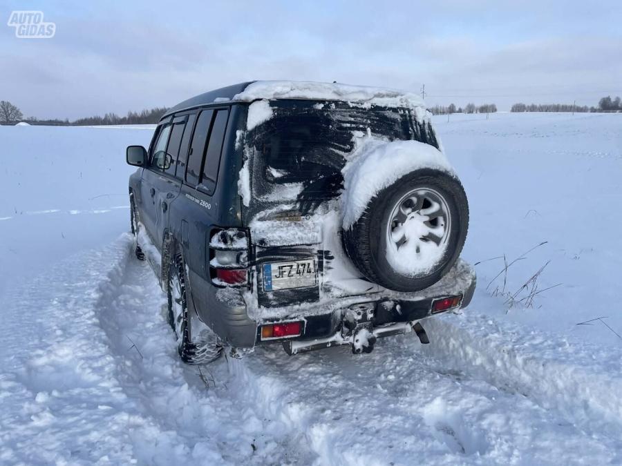 Zaļš Mitsubishi Pajero 1998 Utena, ar dzinēja tilpumu 2.80 L un nobraukumu 405 tūkst. km par 5400 €, foto 6 vietnē AUTOMOTO.COM.LV