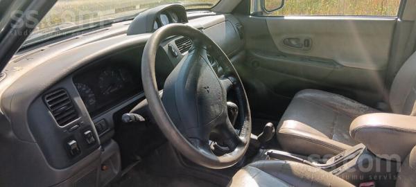 Zaļš Mitsubishi Pajero 1998 Jelgava, ar dzinēja tilpumu 2.50 L un nobraukumu 0 tūkst. km par 1650 €, foto 8 vietnē AUTOMOTO.COM.LV