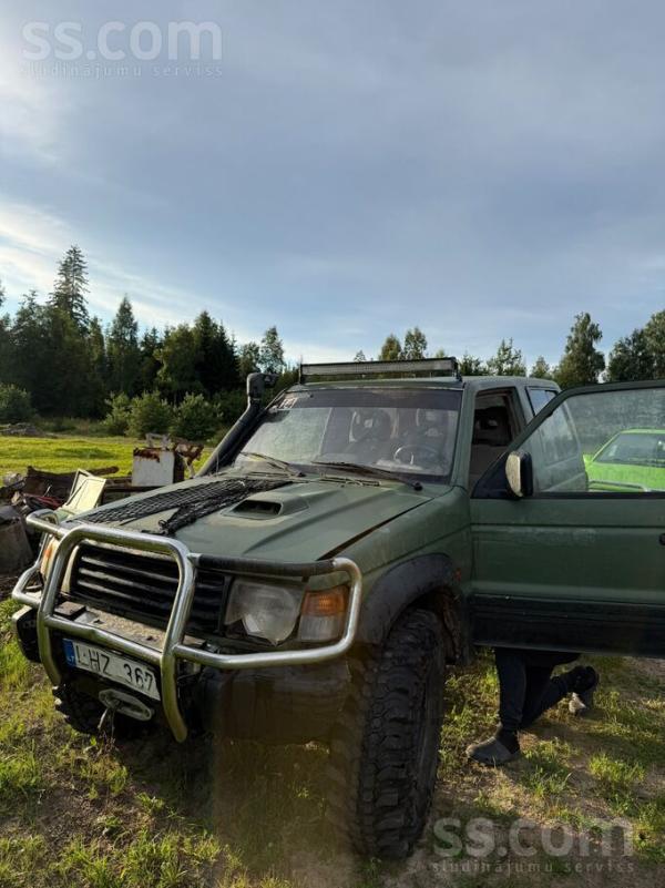Zaļš Mitsubishi Pajero 1998 Rēzekne, ar dzinēja tilpumu 2.80 L un nobraukumu 0 tūkst. km par 4500 €, foto 1 vietnē AUTOMOTO.COM.LV