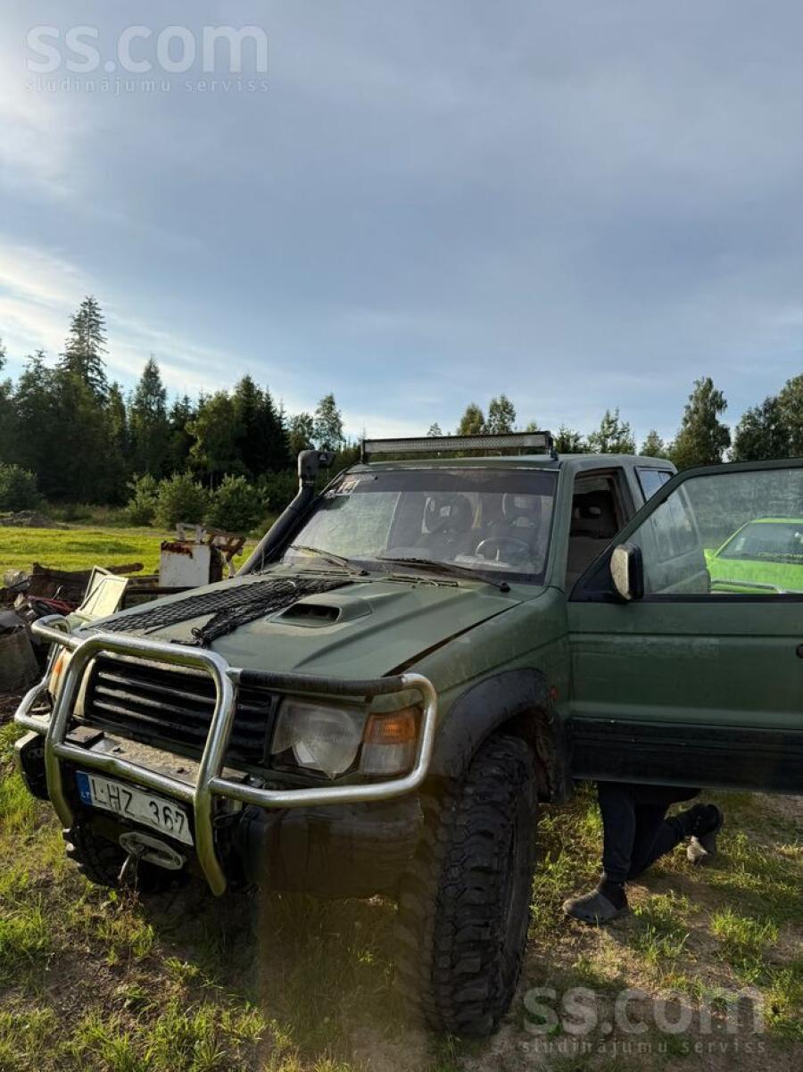 Zaļš Mitsubishi Pajero 1998 Rēzekne, ar dzinēja tilpumu 2.80 L un nobraukumu 0 tūkst. km par 4500 €, foto 1 vietnē AUTOMOTO.COM.LV