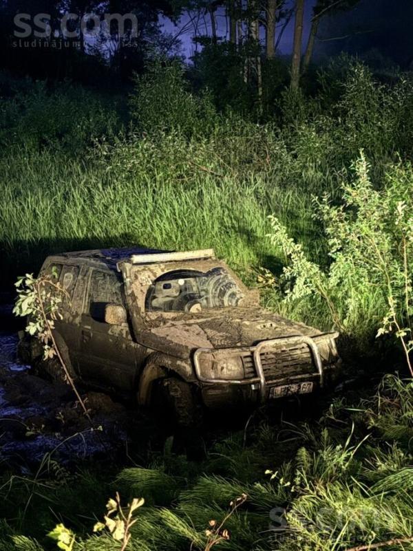 Zaļš Mitsubishi Pajero 1998 Rēzekne, ar dzinēja tilpumu 2.80 L un nobraukumu 0 tūkst. km par 4500 €, foto 8 vietnē AUTOMOTO.COM.LV