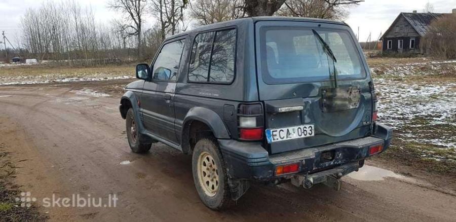 Zaļš Mitsubishi Pajero 1999 Kupiškis, ar dzinēja tilpumu 2.80 L un nobraukumu 300 tūkst. km par 800 €, foto 3 vietnē AUTOMOTO.COM.LV