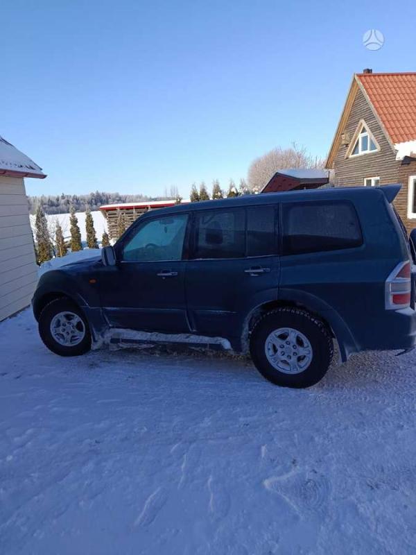 Zaļš Mitsubishi Pajero 2000 Mažeikiai, ar dzinēja tilpumu 3.50 L un nobraukumu 217 tūkst. km par 3600 €, foto 1 vietnē AUTOMOTO.COM.LV