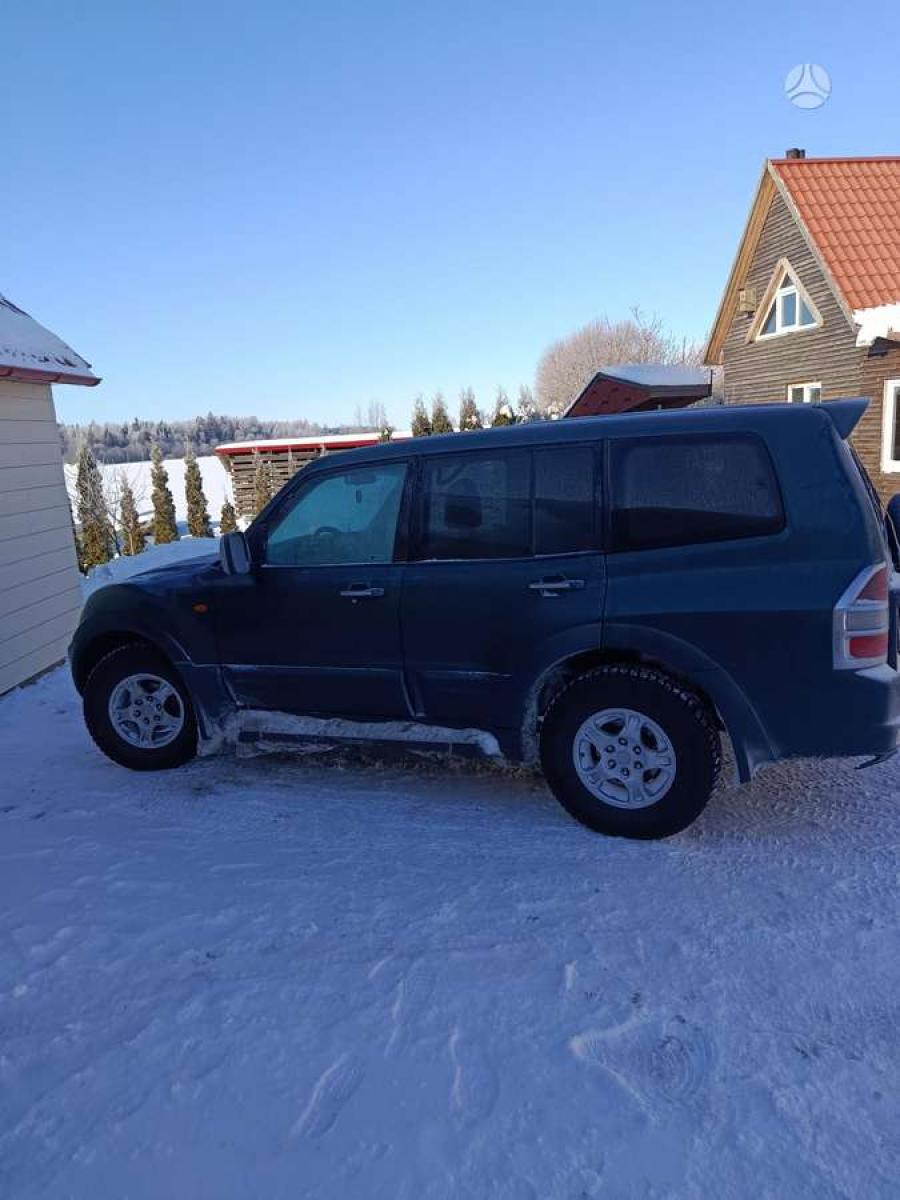 Zaļš Mitsubishi Pajero 2000 Mažeikiai, ar dzinēja tilpumu 3.50 L un nobraukumu 217 tūkst. km par 3600 €, foto 1 vietnē AUTOMOTO.COM.LV