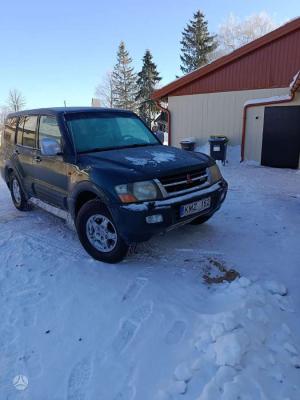 Zaļš Mitsubishi Pajero 2000 Mažeikiai, ar dzinēja tilpumu 3.50 L un nobraukumu 217 tūkst. km par 3600 €, foto 4 vietnē AUTOMOTO.COM.LV