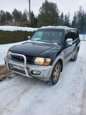 Green Mitsubishi Pajero 2000 in Birzai, with an engine capacity of 3.20 L and mileage of 326 thousand km for 2950 €, photo  on AUTOMOTO.COM.LV