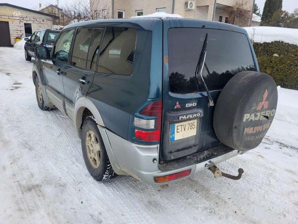 Zaļš Mitsubishi Pajero 2000 Biržai, ar dzinēja tilpumu 3.20 L un nobraukumu 326 tūkst. km par 2950 €, foto 3 vietnē AUTOMOTO.COM.LV