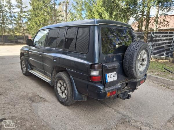 Zaļš Mitsubishi Pajero 2000 Utena, ar dzinēja tilpumu 2.80 L un nobraukumu 390 tūkst. km par 2200 €, foto 4 vietnē AUTOMOTO.COM.LV