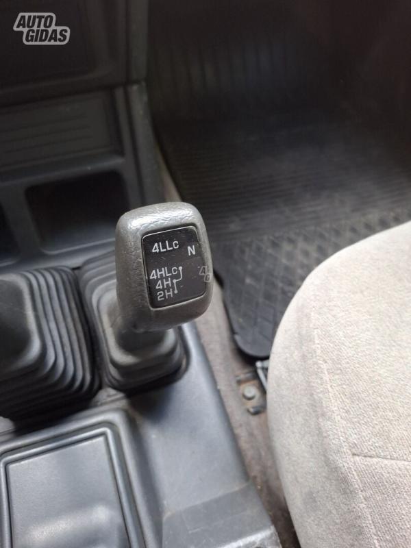 Zaļš Mitsubishi Pajero 2000 Utena, ar dzinēja tilpumu 2.80 L un nobraukumu 390 tūkst. km par 2200 €, foto 10 vietnē AUTOMOTO.COM.LV