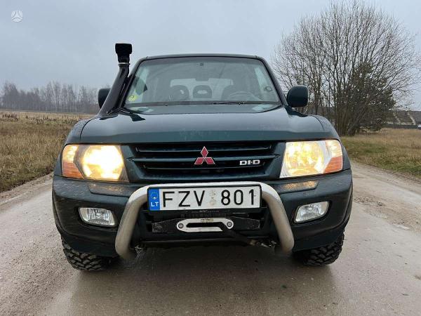 Zaļš Mitsubishi Pajero 2001 Mažeikiai, ar dzinēja tilpumu 3.20 L un nobraukumu 385 tūkst. km par 4100 €, foto 1 vietnē AUTOMOTO.COM.LV