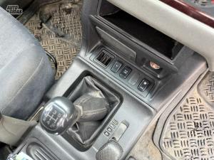 Green Mitsubishi Pajero 2001 in Vilnius, with an engine capacity of 3.20 L and mileage of 265 thousand km for 2400 €, photo 11 on AUTOMOTO.COM.LV
