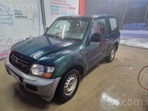 Green Mitsubishi Pajero 2001 in Talsi, with an engine capacity of 3.20 L and mileage of 306 thousand km for 1500 €, photo  on AUTOMOTO.COM.LV