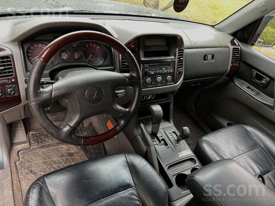 Zaļš Mitsubishi Pajero 2002 Rīga, ar dzinēja tilpumu 3.20 L un nobraukumu 352 tūkst. km par 4300 €, foto 7 vietnē AUTOMOTO.COM.LV
