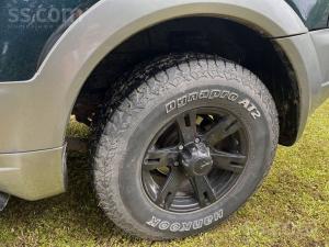 Zaļš Mitsubishi Pajero 2002 Rīga, ar dzinēja tilpumu 3.20 L un nobraukumu 352 tūkst. km par 4300 €, foto 10 vietnē AUTOMOTO.COM.LV