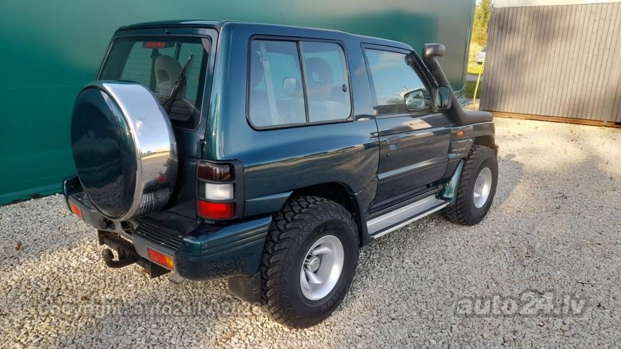 Zaļš Mitsubishi Pajero 2002 Tartu, ar dzinēja tilpumu 2.50 L un nobraukumu 121 tūkst. km par 8900 €, foto 3 vietnē AUTOMOTO.COM.LV