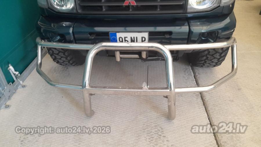 Zaļš Mitsubishi Pajero 2002 Tartu, ar dzinēja tilpumu 2.50 L un nobraukumu 121 tūkst. km par 8900 €, foto 10 vietnē AUTOMOTO.COM.LV