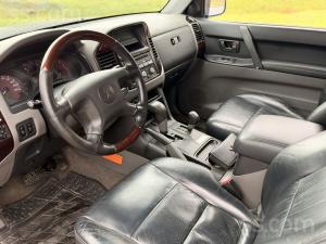 Zaļš Mitsubishi Pajero 2002 Ludza, ar dzinēja tilpumu 3.20 L un nobraukumu 352 tūkst. km par 3700 €, foto 5 vietnē AUTOMOTO.COM.LV