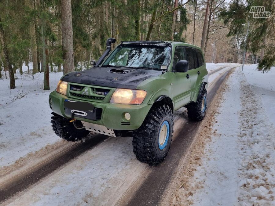 Zaļš Mitsubishi Pajero 2003 Viļņa, ar dzinēja tilpumu 3.00 L un nobraukumu 146 tūkst. km par 8500 €, foto 1 vietnē AUTOMOTO.COM.LV