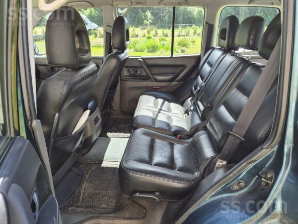 Zaļš Mitsubishi Pajero 2003 Tukums, ar dzinēja tilpumu 3.20 L un nobraukumu 256 tūkst. km par 1500 €, foto 4 vietnē AUTOMOTO.COM.LV