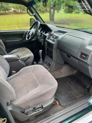 Zaļš Mitsubishi Pajero 2003 Viļņa, ar dzinēja tilpumu 2.50 L un nobraukumu 254 tūkst. km par 4300 €, foto 16 vietnē AUTOMOTO.COM.LV