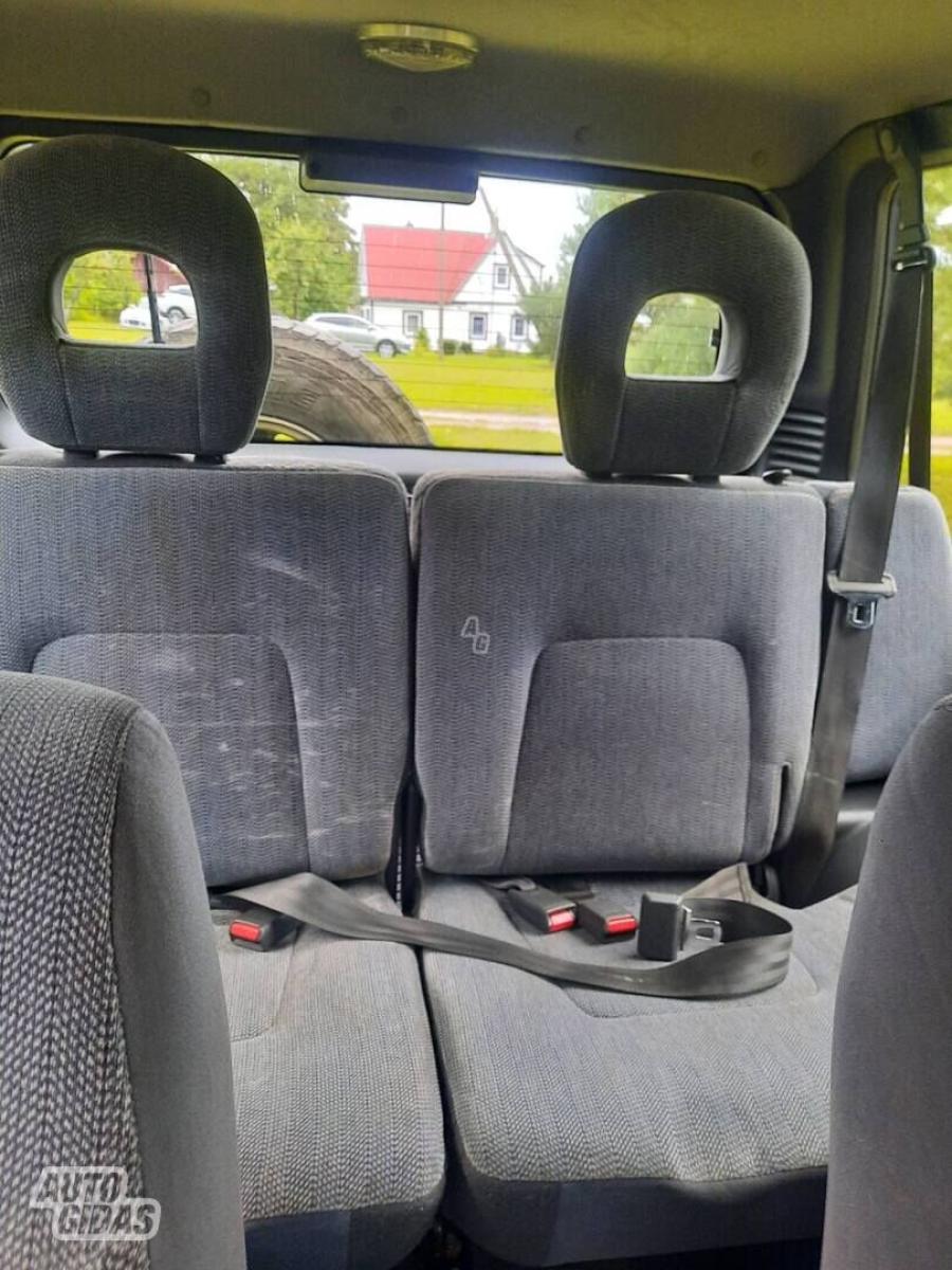 Zaļš Mitsubishi Pajero 2003 Viļņa, ar dzinēja tilpumu 2.50 L un nobraukumu 254 tūkst. km par 4300 €, foto 17 vietnē AUTOMOTO.COM.LV
