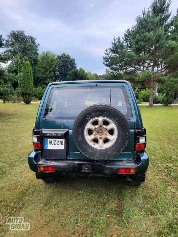 Green Mitsubishi Pajero 2003 in Vilnius, with an engine capacity of 2.50 L and mileage of 254 thousand km for 4300 €, photo 7 on AUTOMOTO.COM.LV