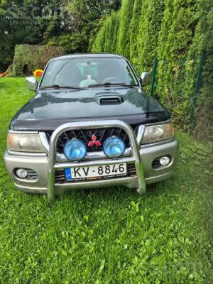 Zaļš Mitsubishi Pajero 2003 Daugavpils, ar dzinēja tilpumu 2.50 L un nobraukumu 218 tūkst. km par 3800 €, foto  vietnē AUTOMOTO.COM.LV