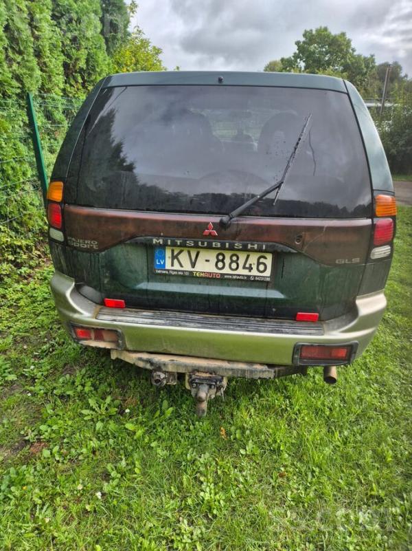 Mitsubishi Pajero 2003 Daugavpils vietnÄ ZaļŔ Mitsubishi Pajero 2003 Daugavpils, ar dzinÄja tilpumu 2.50 L un nobraukumu 218 tÅ«kst. km par 3800 ā¬, foto 5 vietnÄ AUTOMOTO.COM.LV