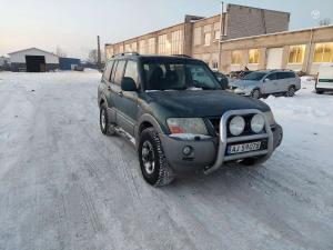 Green Mitsubishi Pajero 2005 in Ariogala, with an engine capacity of 3.20 L and mileage of 80 thousand km for 3600 €, photo 2 on AUTOMOTO.COM.LV