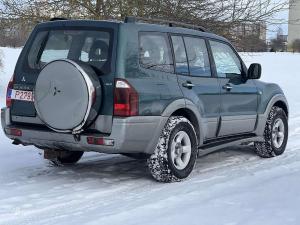 Green Mitsubishi Pajero 2005 in Marijampole, with an engine capacity of 3.20 L and mileage of 230 thousand km for 3800 €, photo 4 on AUTOMOTO.COM.LV