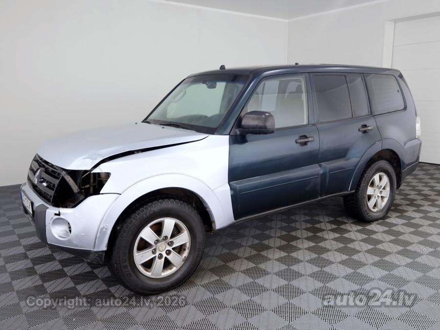 Зеленый Мицубиси Паджеро 2007 в Таллин, объемом двигателя 3.20 л и пробегом 279 тыс. км за 1999 €, фото 3 на AUTOMOTO.COM.LV