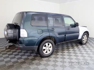 Зеленый Мицубиси Паджеро 2007 в Таллин, объемом двигателя 3.20 л и пробегом 279 тыс. км за 1999 €, фото 4 на AUTOMOTO.COM.LV