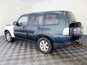 Зеленый Мицубиси Паджеро 2007 в Таллин, объемом двигателя 3.20 л и пробегом 279 тыс. км за 1999 €, фото 5 на AUTOMOTO.COM.LV