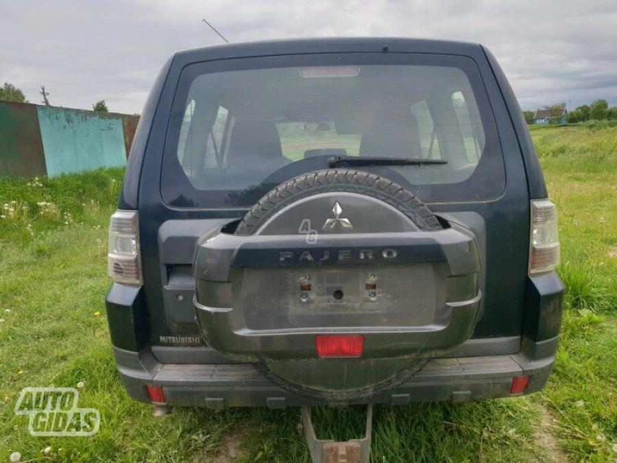 Зеленый Мицубиси Паджеро 2007 в Вильнюс, объемом двигателя 3.20 л и пробегом 201 тыс. км за 500 €, фото 7 на AUTOMOTO.COM.LV