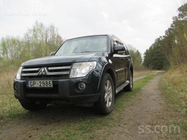 Zaļš Mitsubishi Pajero 2007 Rīga, ar dzinēja tilpumu 3.20 L un nobraukumu 317 tūkst. km par 7150 €, foto 1 vietnē AUTOMOTO.COM.LV