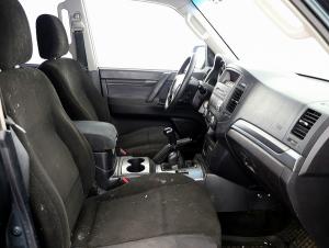 Zaļš Mitsubishi Pajero 2007 Tallina, ar dzinēja tilpumu 3.20 L un nobraukumu 279 tūkst. km par 1799 €, foto 7 vietnē AUTOMOTO.COM.LV