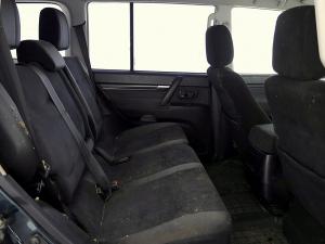 Zaļš Mitsubishi Pajero 2007 Tallina, ar dzinēja tilpumu 3.20 L un nobraukumu 279 tūkst. km par 1799 €, foto 8 vietnē AUTOMOTO.COM.LV