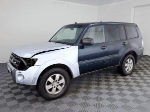 Zaļš Mitsubishi Pajero 2007 Tallina, ar dzinēja tilpumu 3.20 L un nobraukumu 279 tūkst. km par 1799 €, foto 11 vietnē AUTOMOTO.COM.LV
