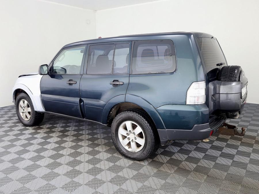 Zaļš Mitsubishi Pajero 2007 Tallina, ar dzinēja tilpumu 3.20 L un nobraukumu 279 tūkst. km par 1799 €, foto 13 vietnē AUTOMOTO.COM.LV