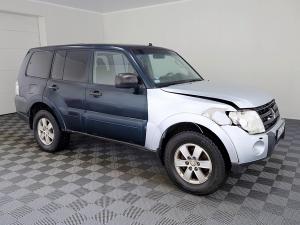 Zaļš Mitsubishi Pajero 2007 Tallina, ar dzinēja tilpumu 3.20 L un nobraukumu 279 tūkst. km par 1599 €, foto  vietnē AUTOMOTO.COM.LV