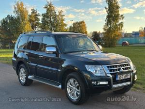 Green Mitsubishi Pajero 2019 in Tallinn, with an engine capacity of 3.20 L and mileage of 74 thousand km for 37990 €, photo 3 on AUTOMOTO.COM.LV