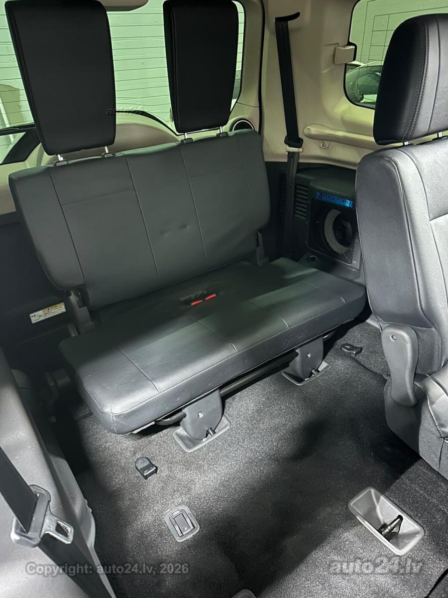 Green Mitsubishi Pajero 2019 in Tallinn, with an engine capacity of 3.20 L and mileage of 74 thousand km for 37990 €, photo 8 on AUTOMOTO.COM.LV