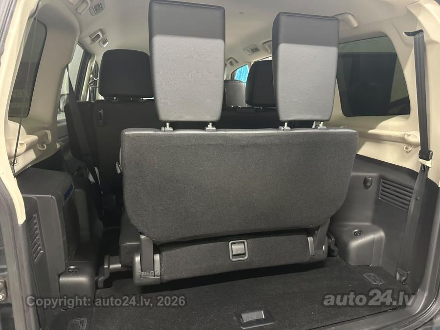 Green Mitsubishi Pajero 2019 in Tallinn, with an engine capacity of 3.20 L and mileage of 74 thousand km for 37990 €, photo 9 on AUTOMOTO.COM.LV