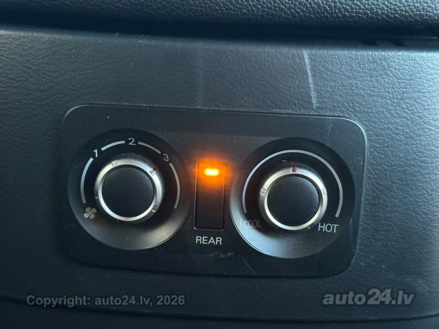 Green Mitsubishi Pajero 2019 in Tallinn, with an engine capacity of 3.20 L and mileage of 74 thousand km for 37990 €, photo 16 on AUTOMOTO.COM.LV