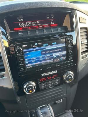 Green Mitsubishi Pajero 2019 in Tallinn, with an engine capacity of 3.20 L and mileage of 74 thousand km for 37990 €, photo 18 on AUTOMOTO.COM.LV